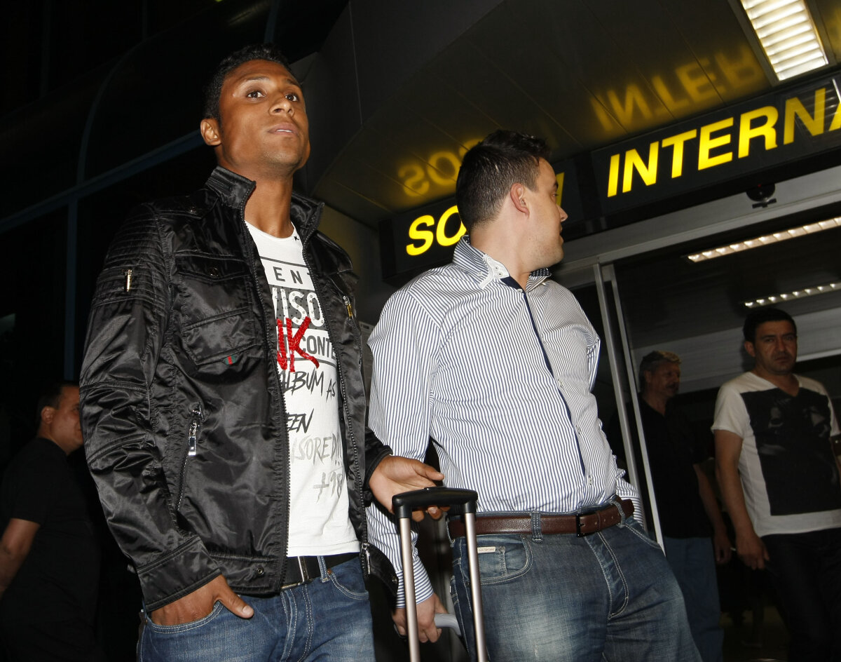 FOTO » Tatu a ajuns în România!