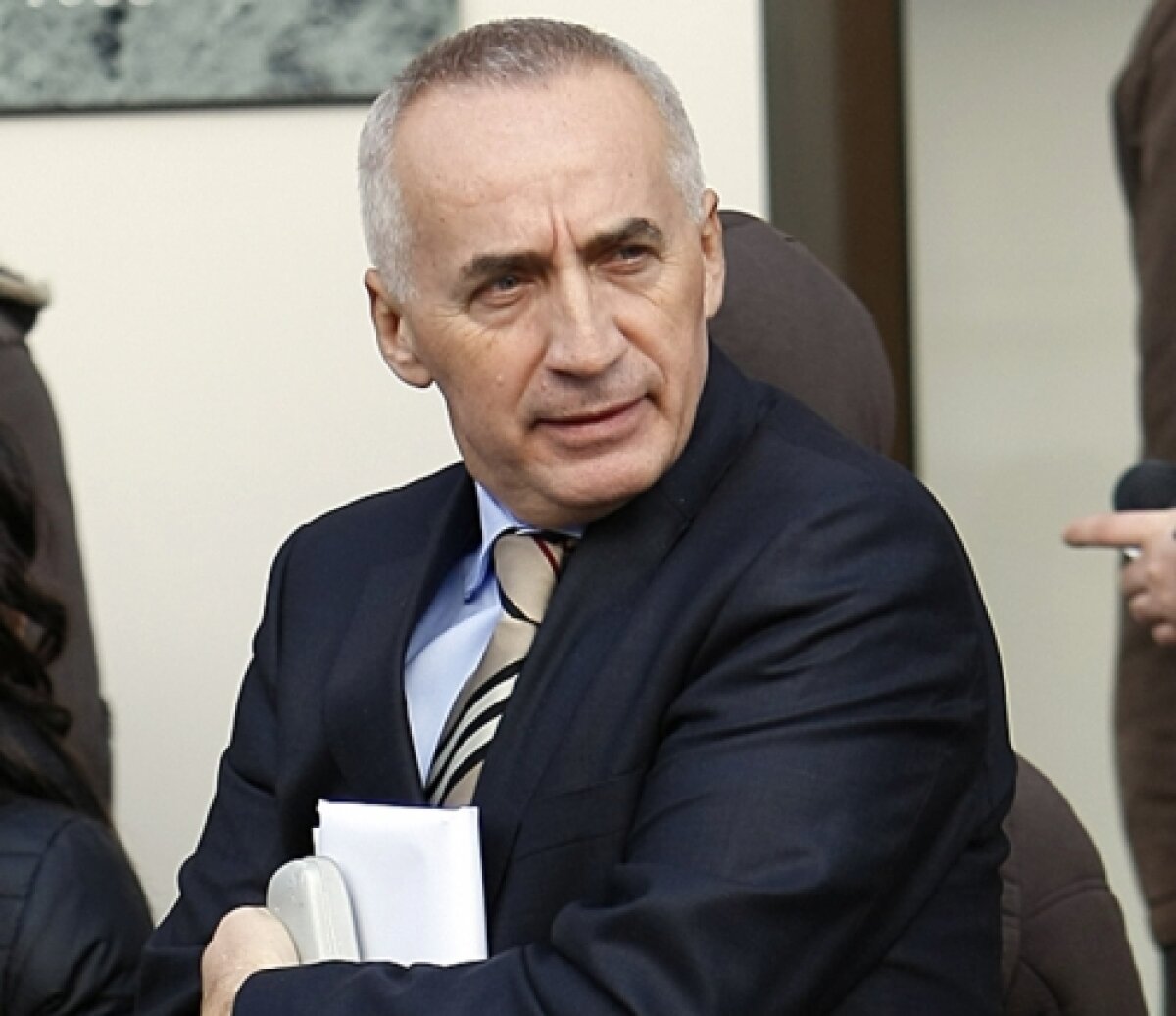 Marius Stan, atac dur la Porumboiu: "Să se ocupe de vacile şi de boii lui"