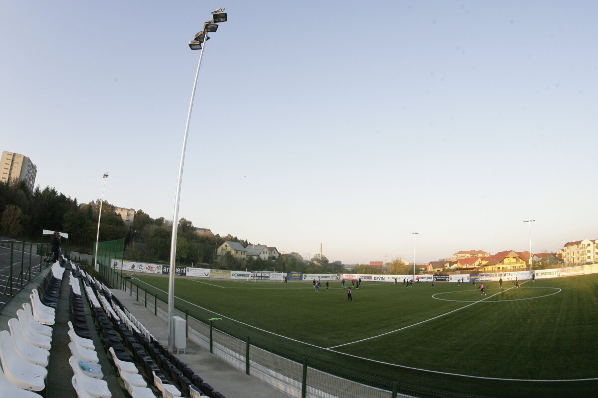 Poza 6 - GALERIE FOTO ”U” şi-a inaugurat ieri baza de pregătire de un ...