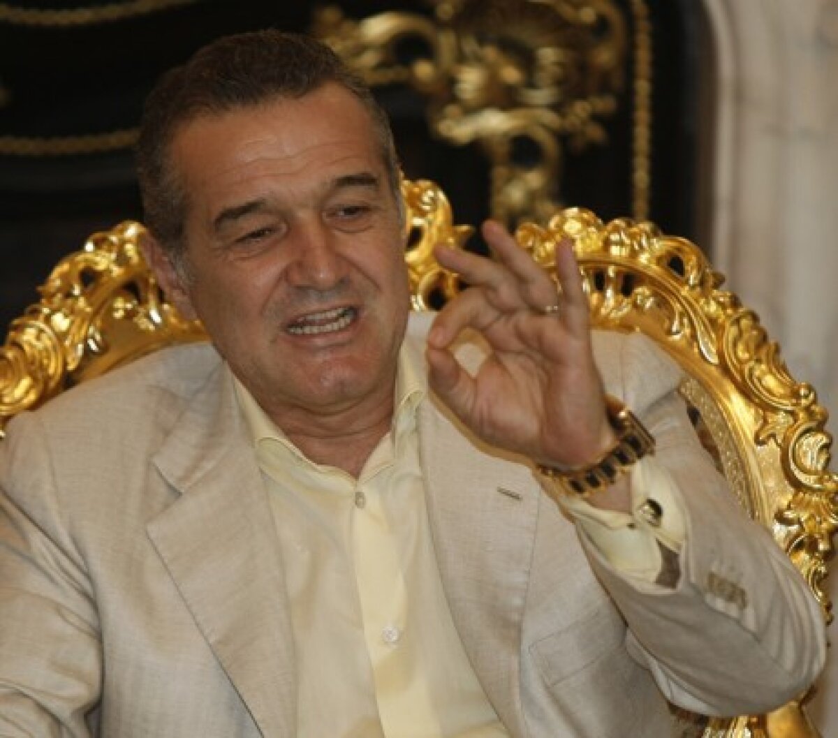 Becali s-a întîlnit cu steliştii înaintea plecării la Muntele Athos ...